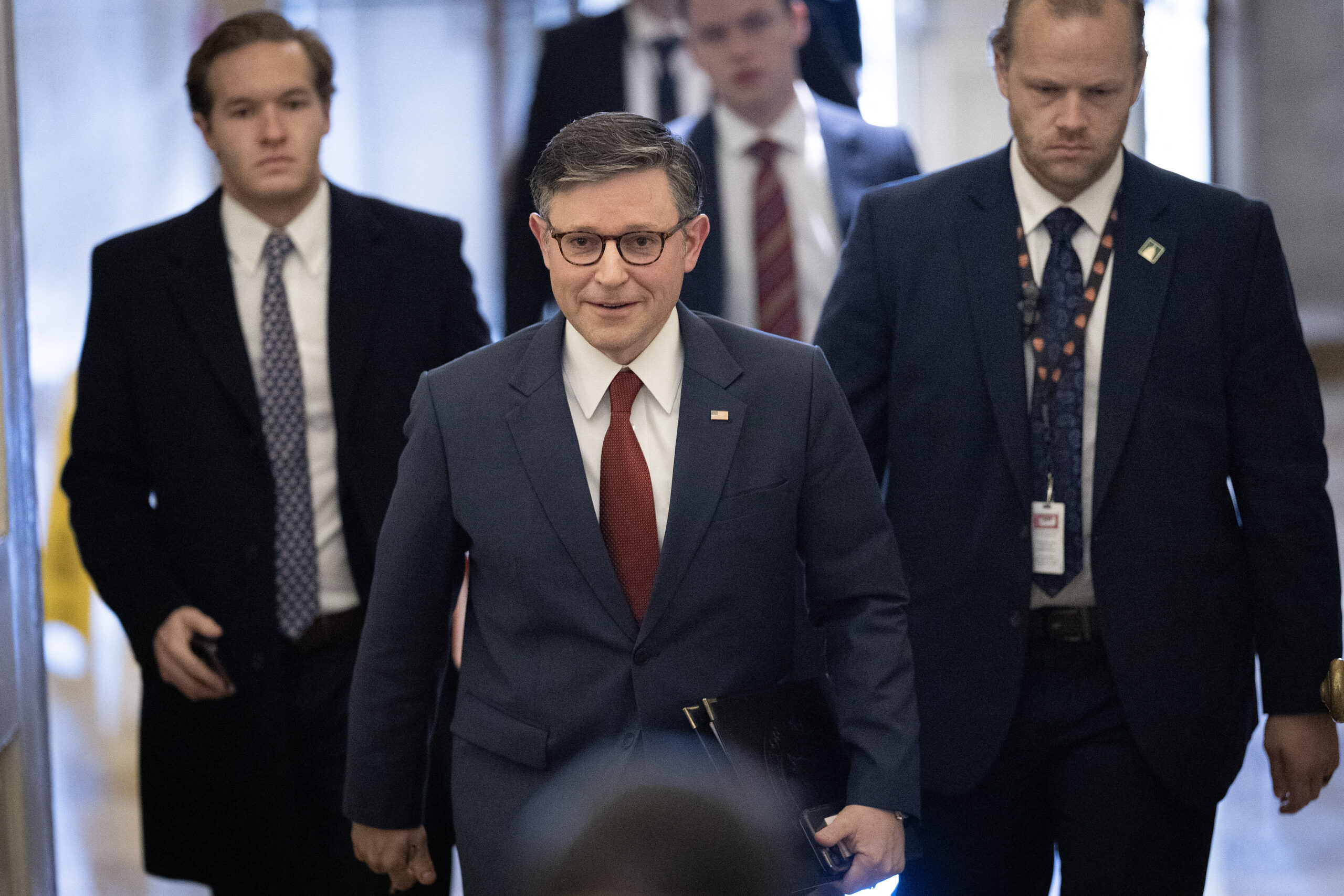 Republikaner Mike Johnson stellt sich zur Wiederwahl als Speaker im US ...